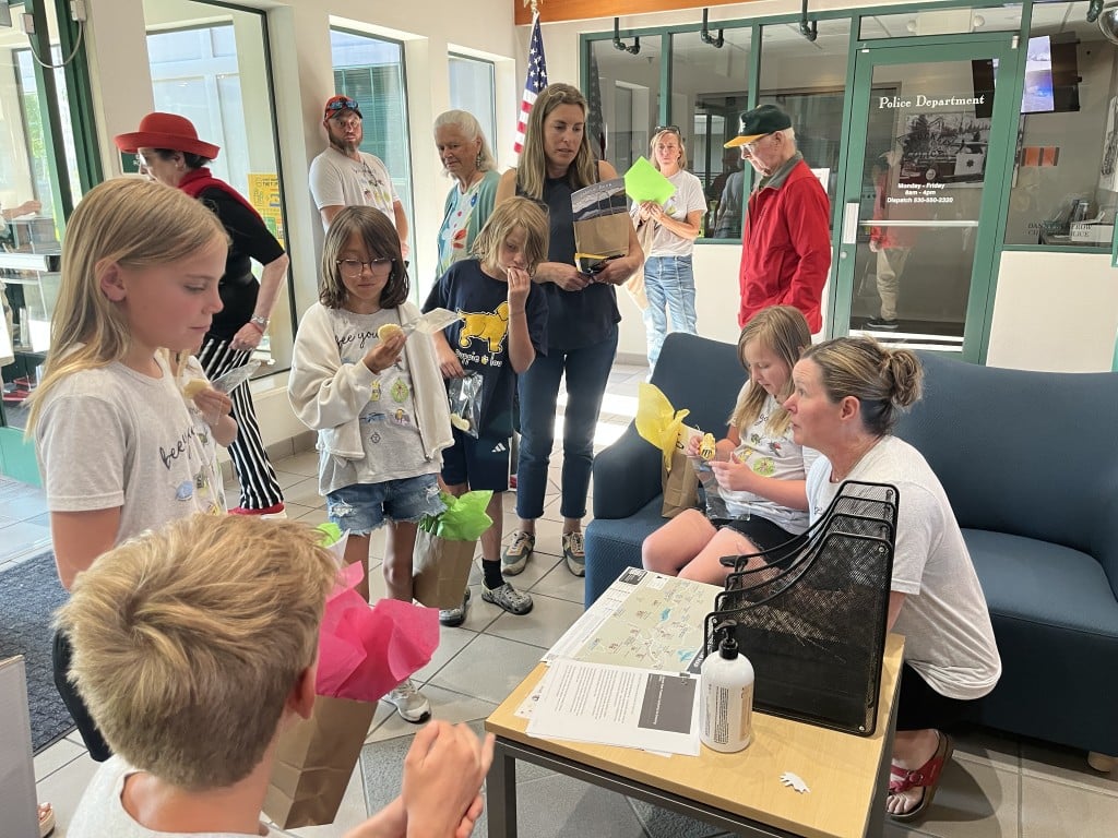 Students Stung by Truckee Turning Down Bee City Proposal – Sierra ...